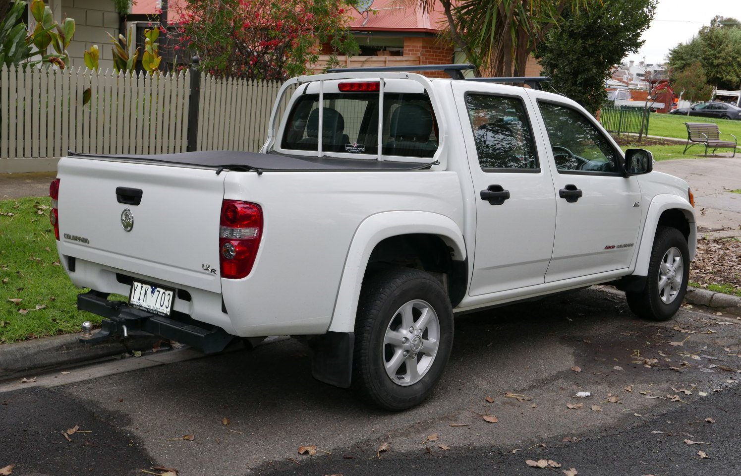 Holden Colorado technical specifications and fuel economy